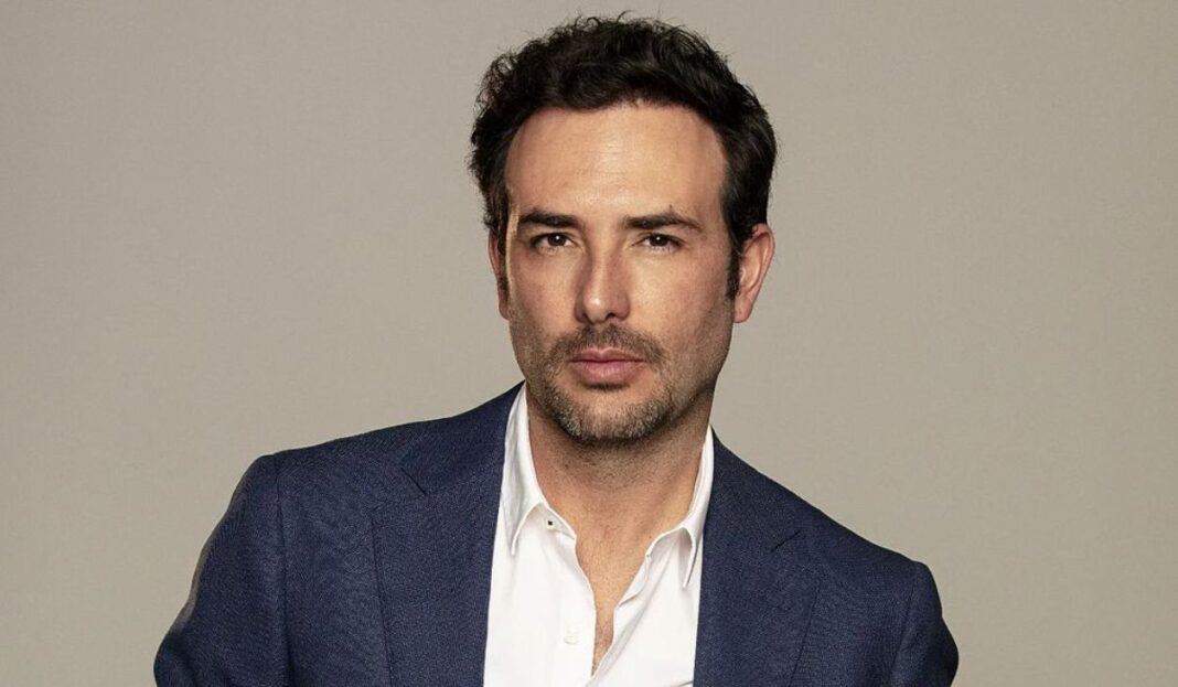 Sebastián Martínez se queja de la lista de útiles escolares de su hijo