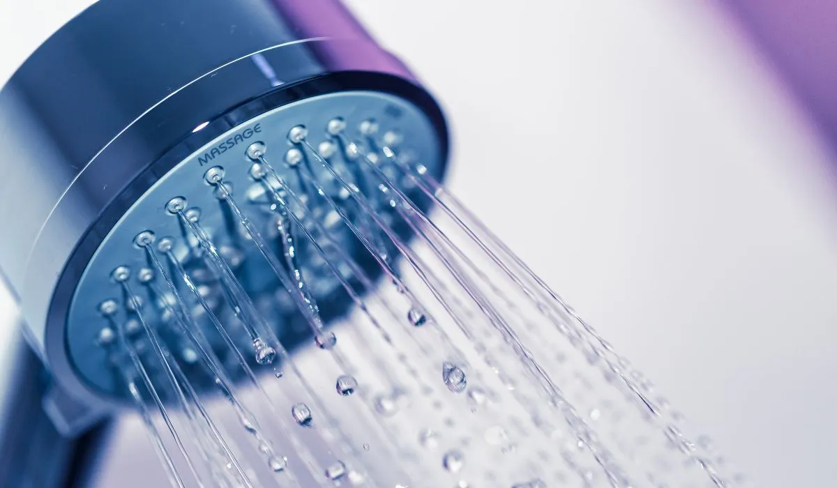 ¿Es mejor bañarse por la mañana o por la noche?